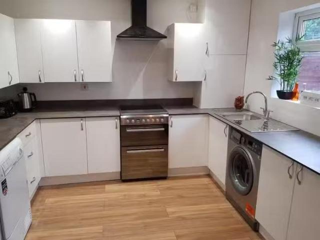 5 bedroom house for rent in Tilling Road, Horfield, BS10