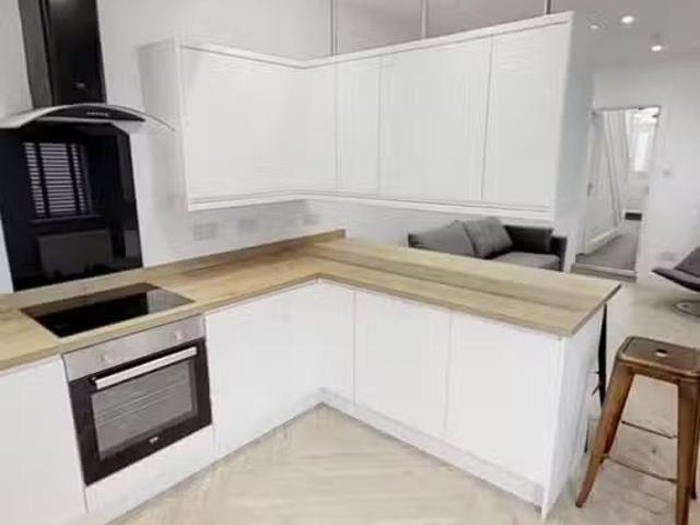 5 bedroom house for rent in Vermont Street, Hull, HU5