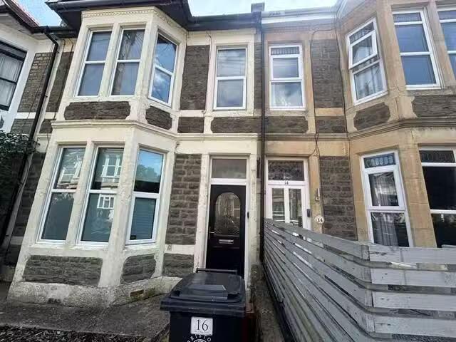 5 bedroom house for rent in Victoria Park, Fishponds, Bristol.
