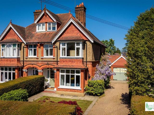 5 bedroom house for sale