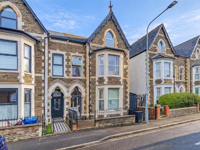 5 bedroom house for sale