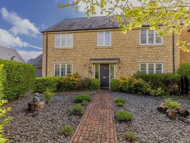 5 bedroom house for sale