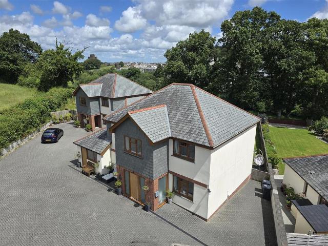 5 bedroom house for sale
