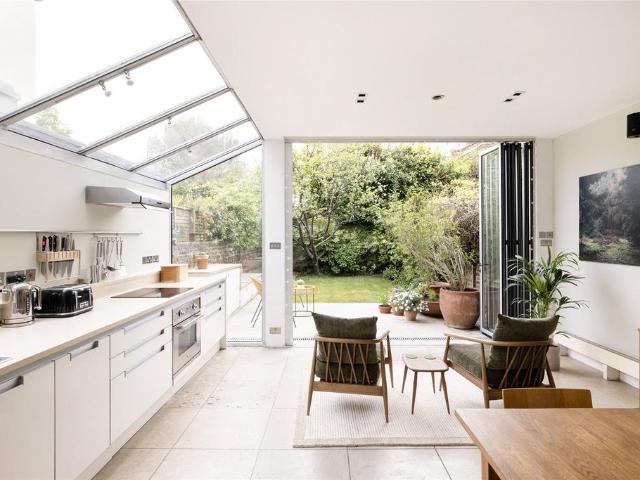 5 bedroom house for sale