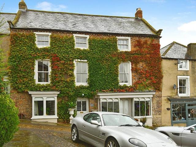 5 bedroom house for sale