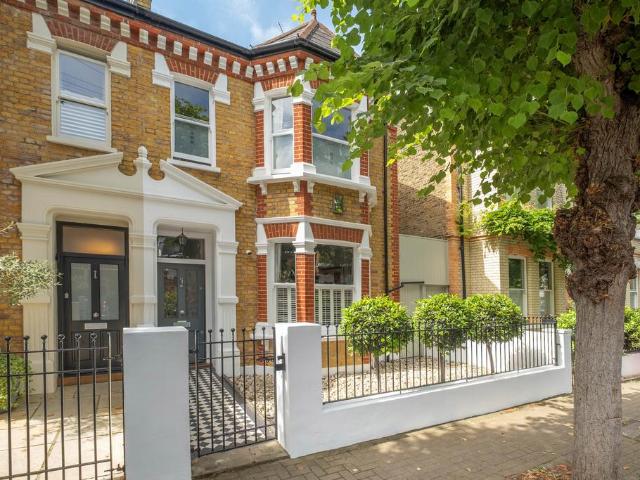 5 bedroom house for sale