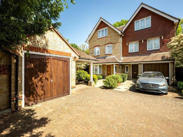 5 bedroom house for sale