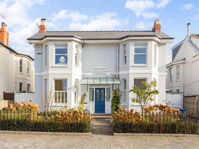 5 bedroom house for sale