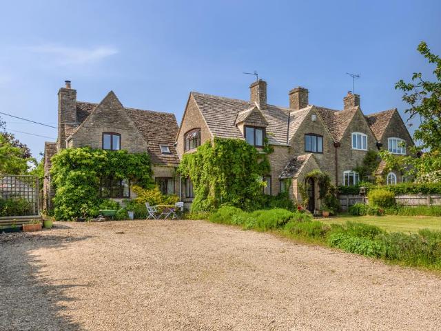 5 bedroom house for sale