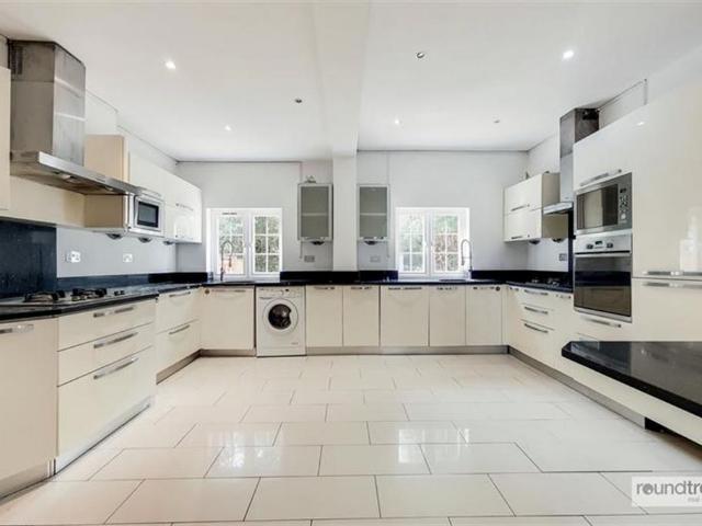 5 bedroom house for sale