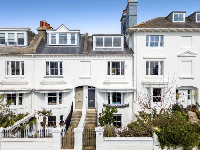 5 bedroom house for sale