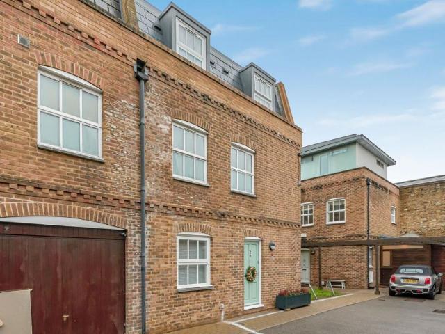 5 bedroom house for sale