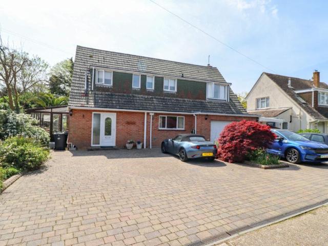 5 bedroom house for sale
