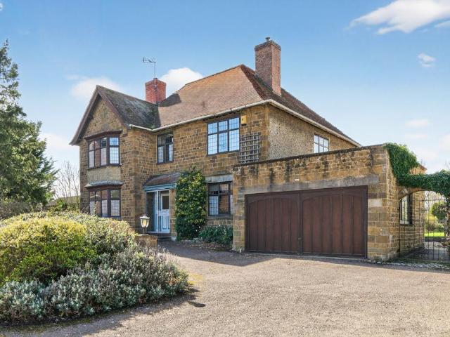 5 bedroom house for sale