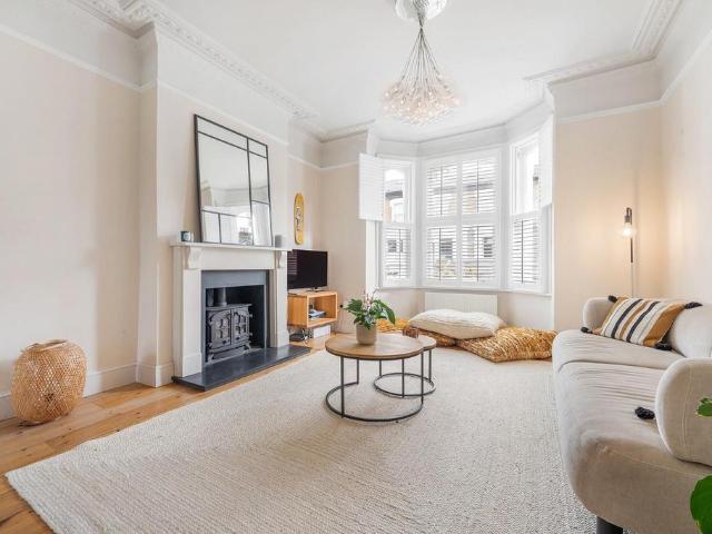 5 bedroom house for sale