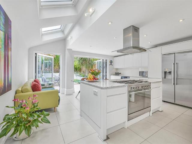 5 bedroom house for sale
