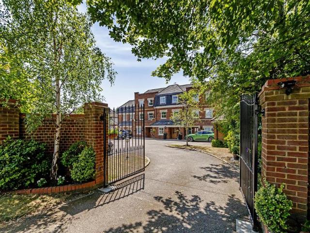 5 bedroom house for sale