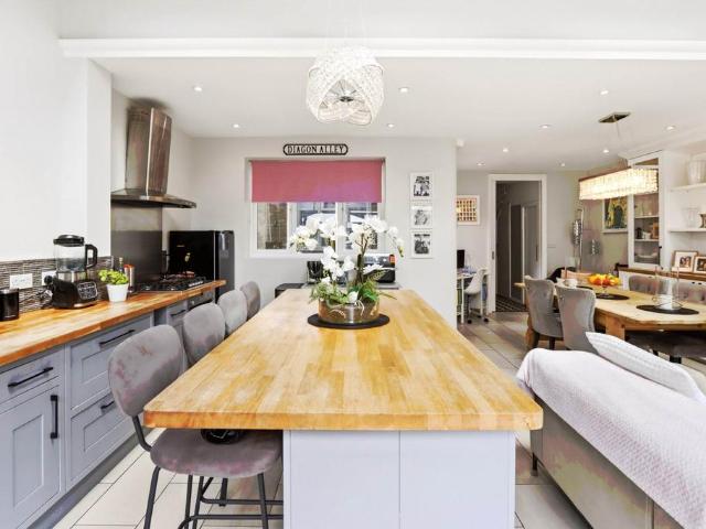 5 bedroom house for sale