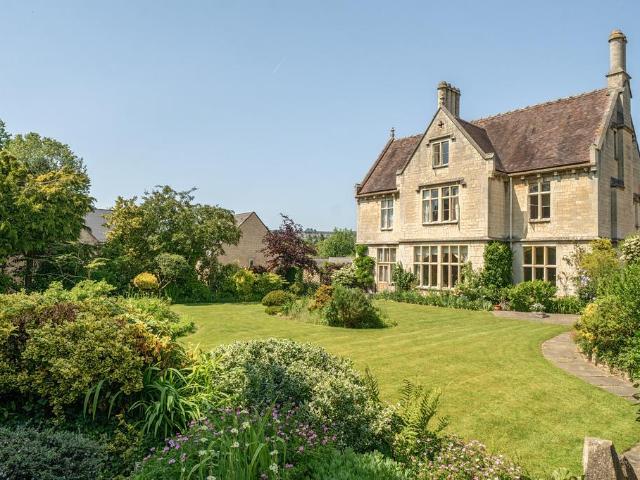 5 bedroom house for sale
