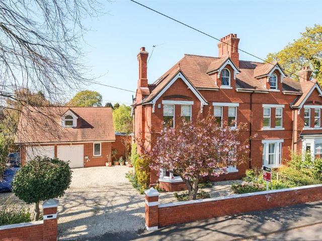 5 bedroom house for sale