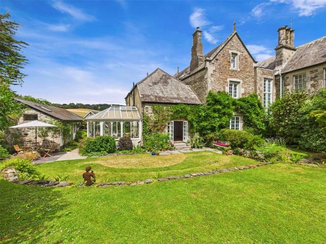 5 bedroom house for sale