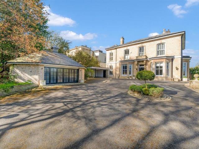 5 bedroom house for sale