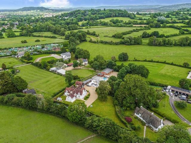 5 bedroom house for sale