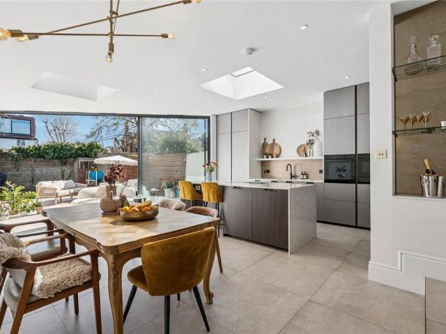 5 bedroom house for sale