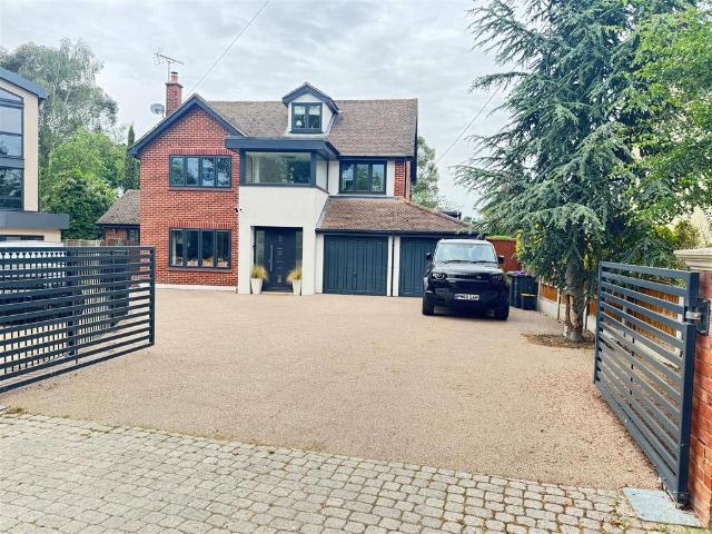 5 bedroom house for sale
