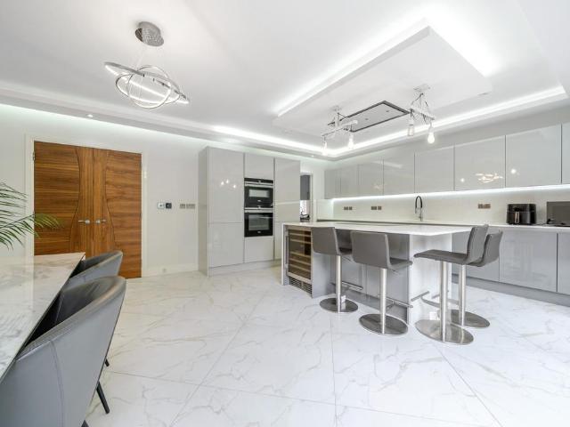 5 bedroom house for sale