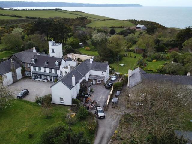 5 bedroom semi detached house for sale