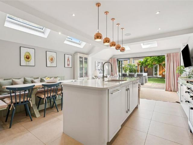 5 bedroom house for sale