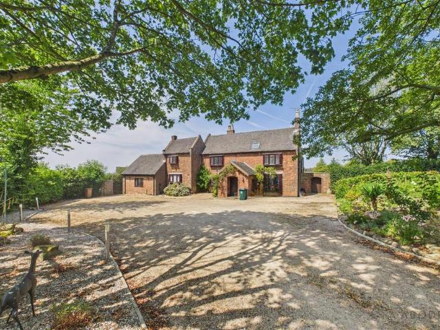 5 bedroom house for sale