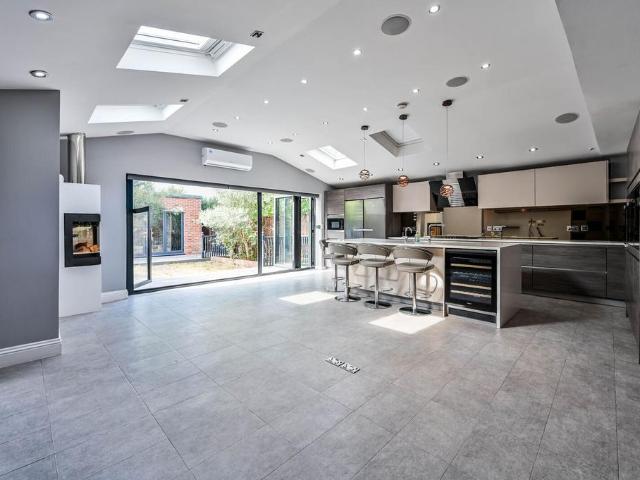 5 bedroom house for sale