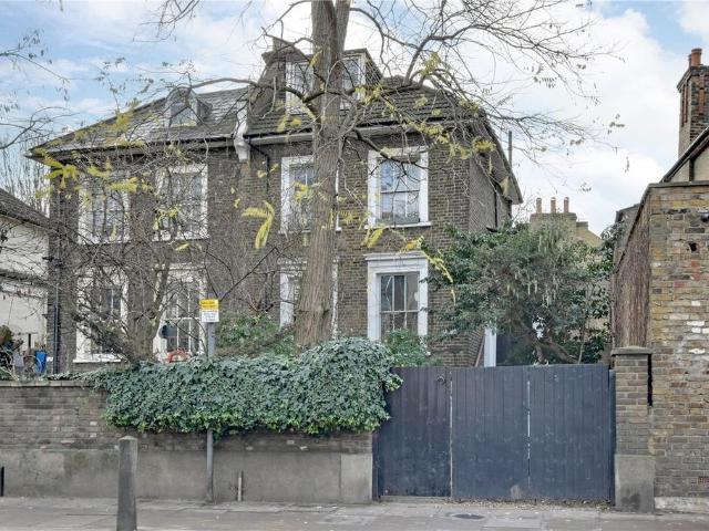 5 bedroom house for sale