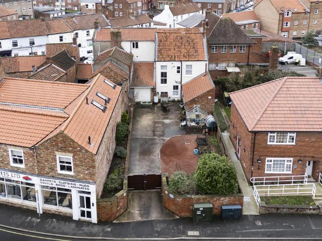 5 bedroom semi detached house for sale
