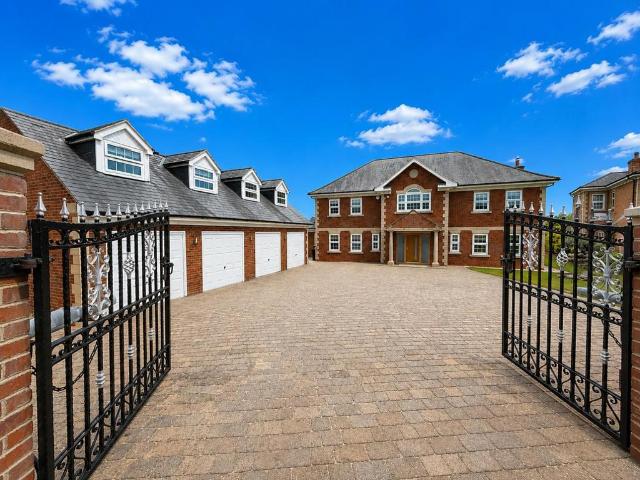 5 bedroom house for sale