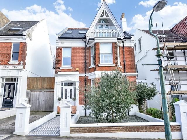 5 bedroom house for sale