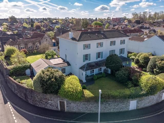 5 bedroom house for sale