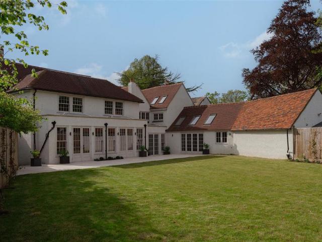 5 bedroom house for sale