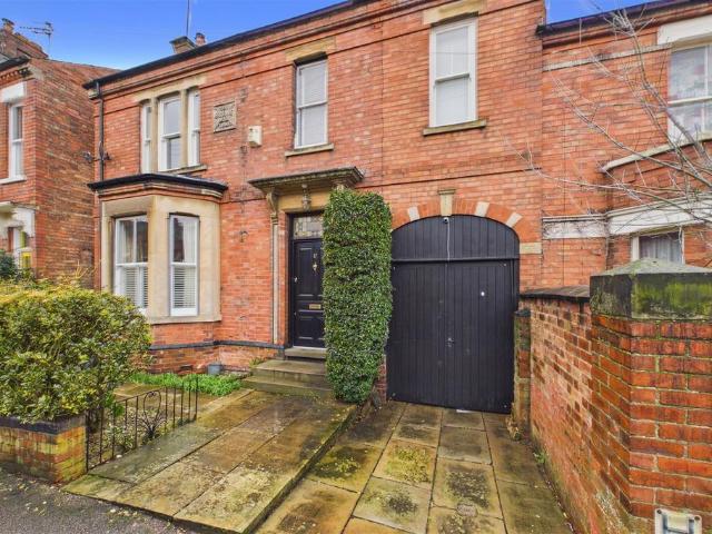 5 bedroom house for sale