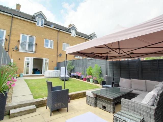 5 bedroom house for sale