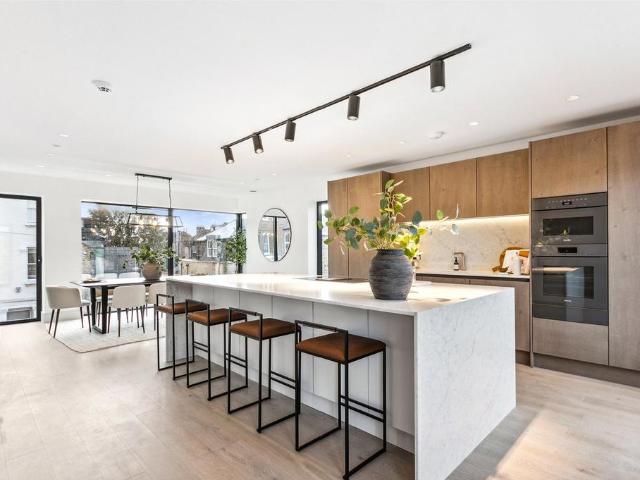5 bedroom house for sale