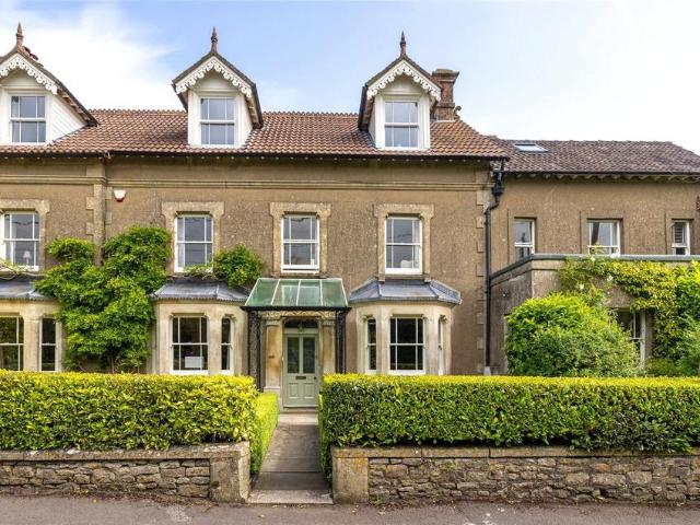 5 bedroom house for sale