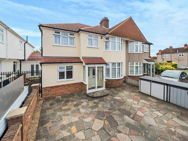 5 bedroom house for sale