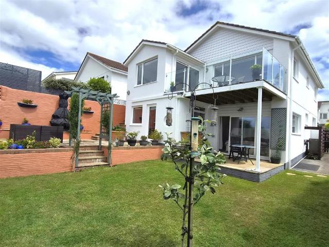 5 bedroom house for sale