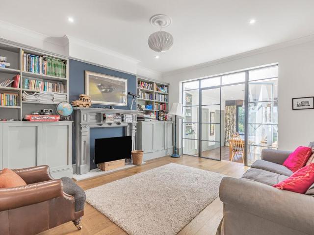 5 bedroom house for sale