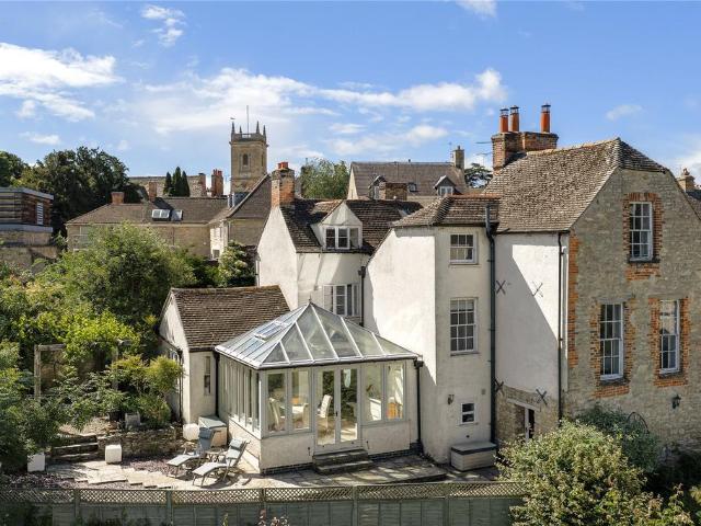 5 bedroom house for sale