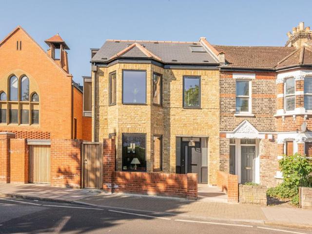 5 bedroom house for sale