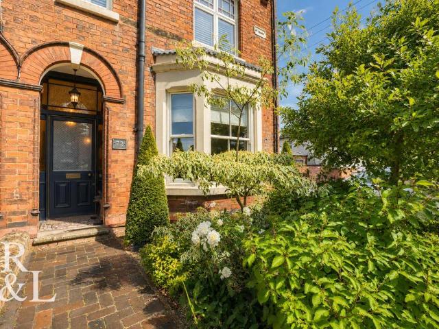 5 bedroom house for sale